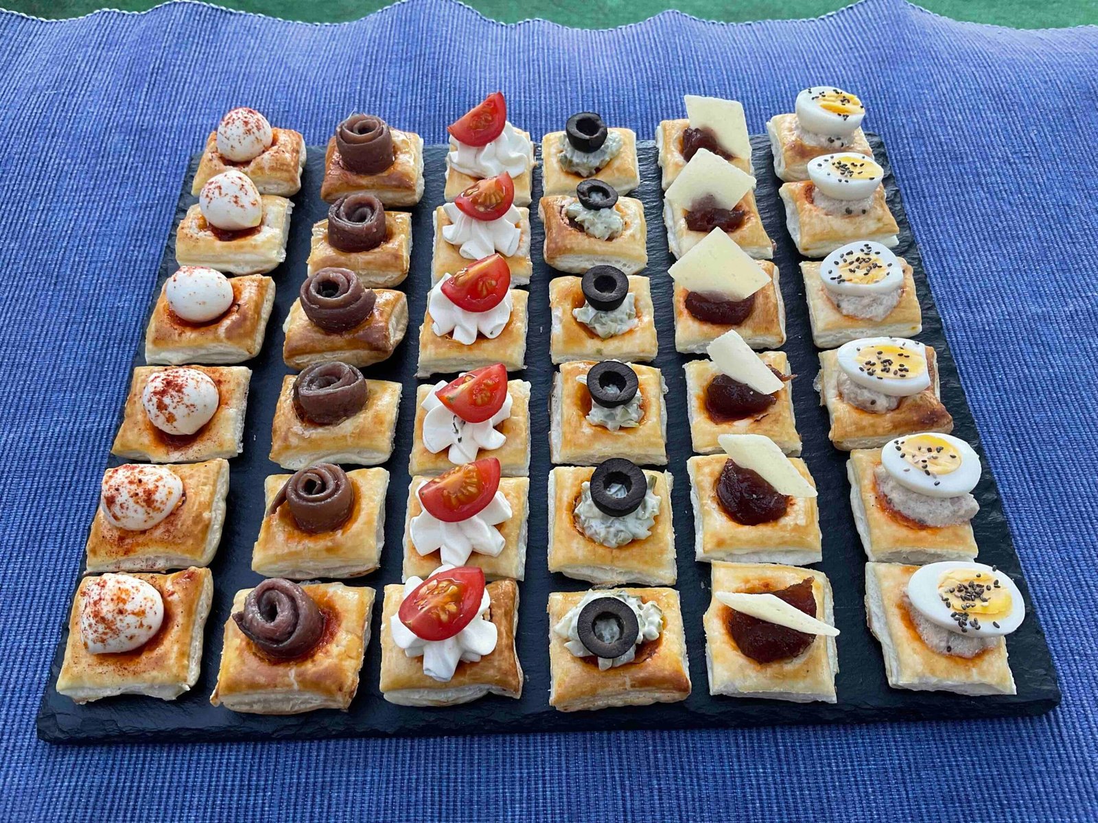 48 CANAPÉS FÁCILES PARA NAVIDAD ¡Con una Lámina de Hojaldre! - Guille ...